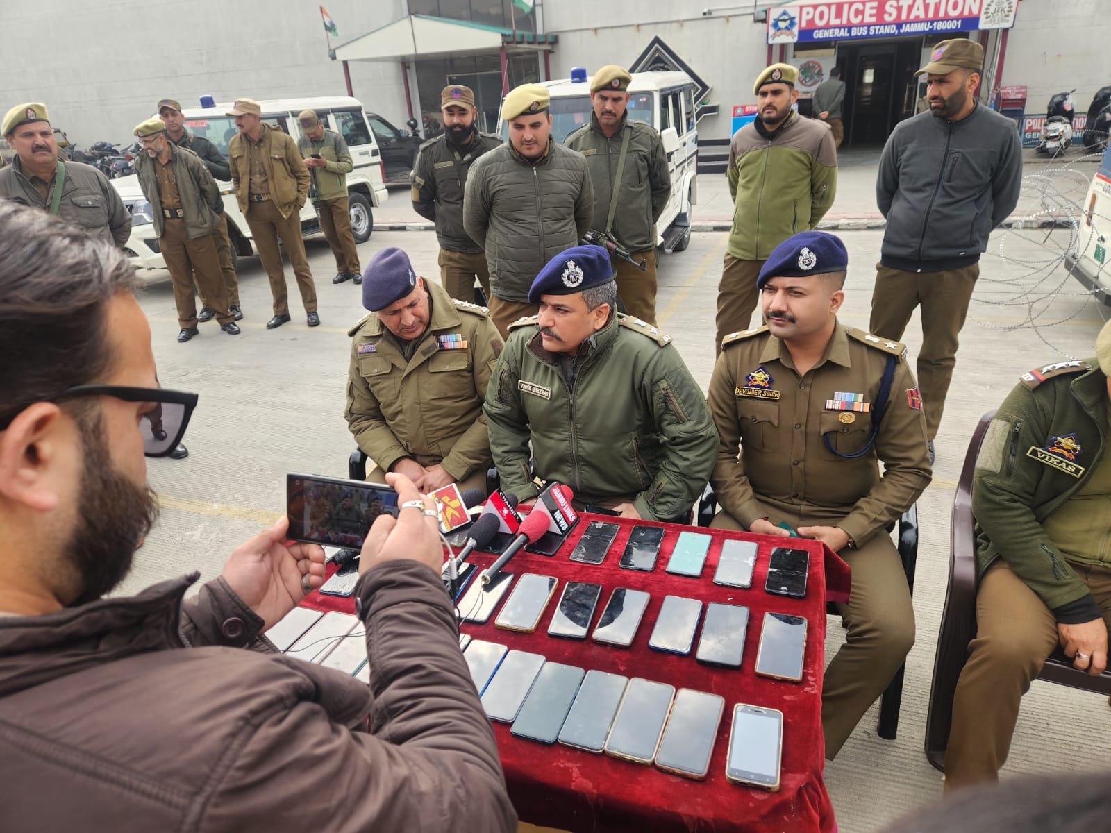 35 missing mobile phones recovered in Jammu | Jammu News Mission